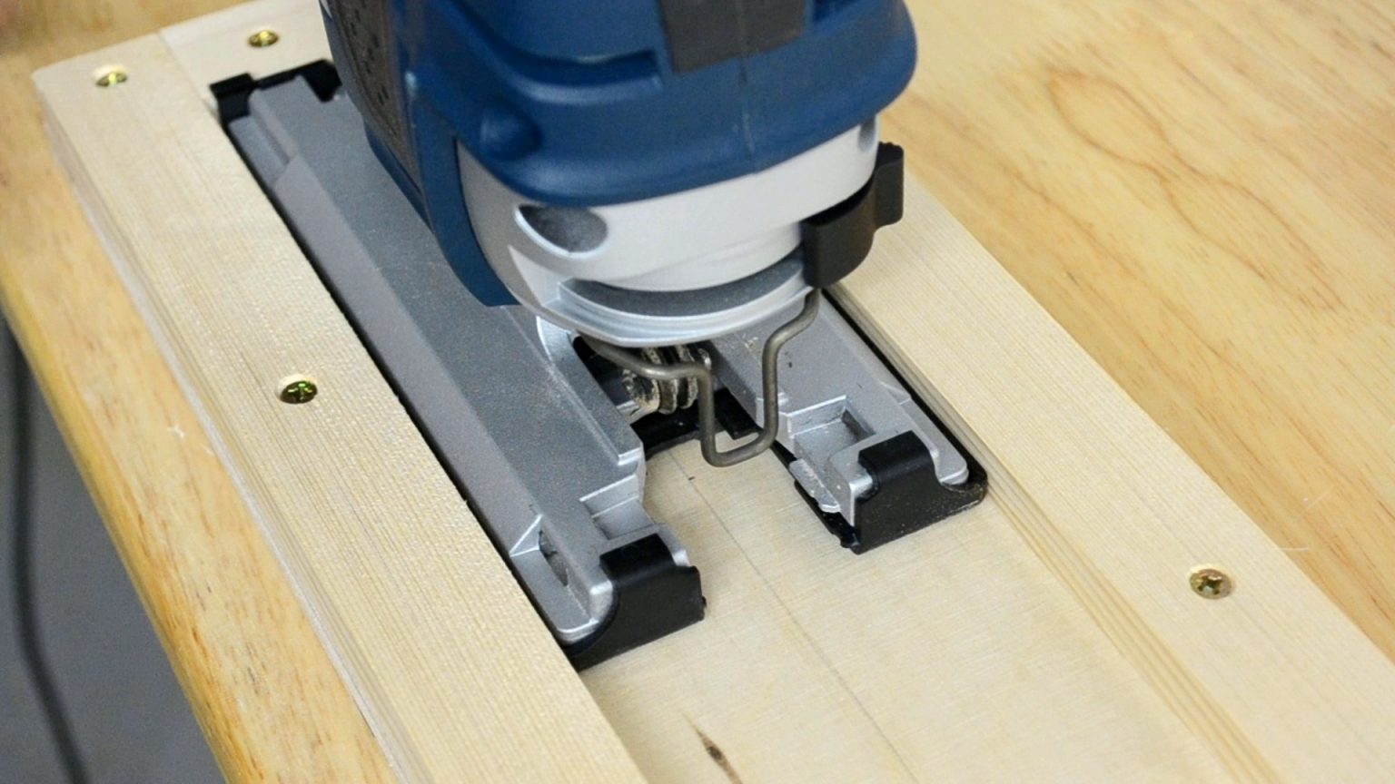 How To Make a DIY Jigsaw Guide Rail (Straight, Clean Cuts Made Easy ...