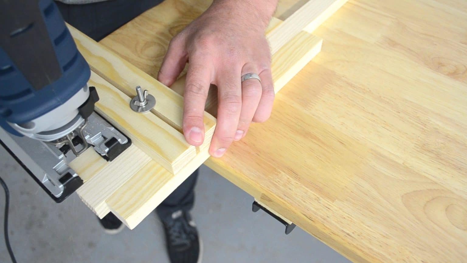 Easy Jigsaw Guide for Crosscuts (With Pictures) | AllFlavor Workshop