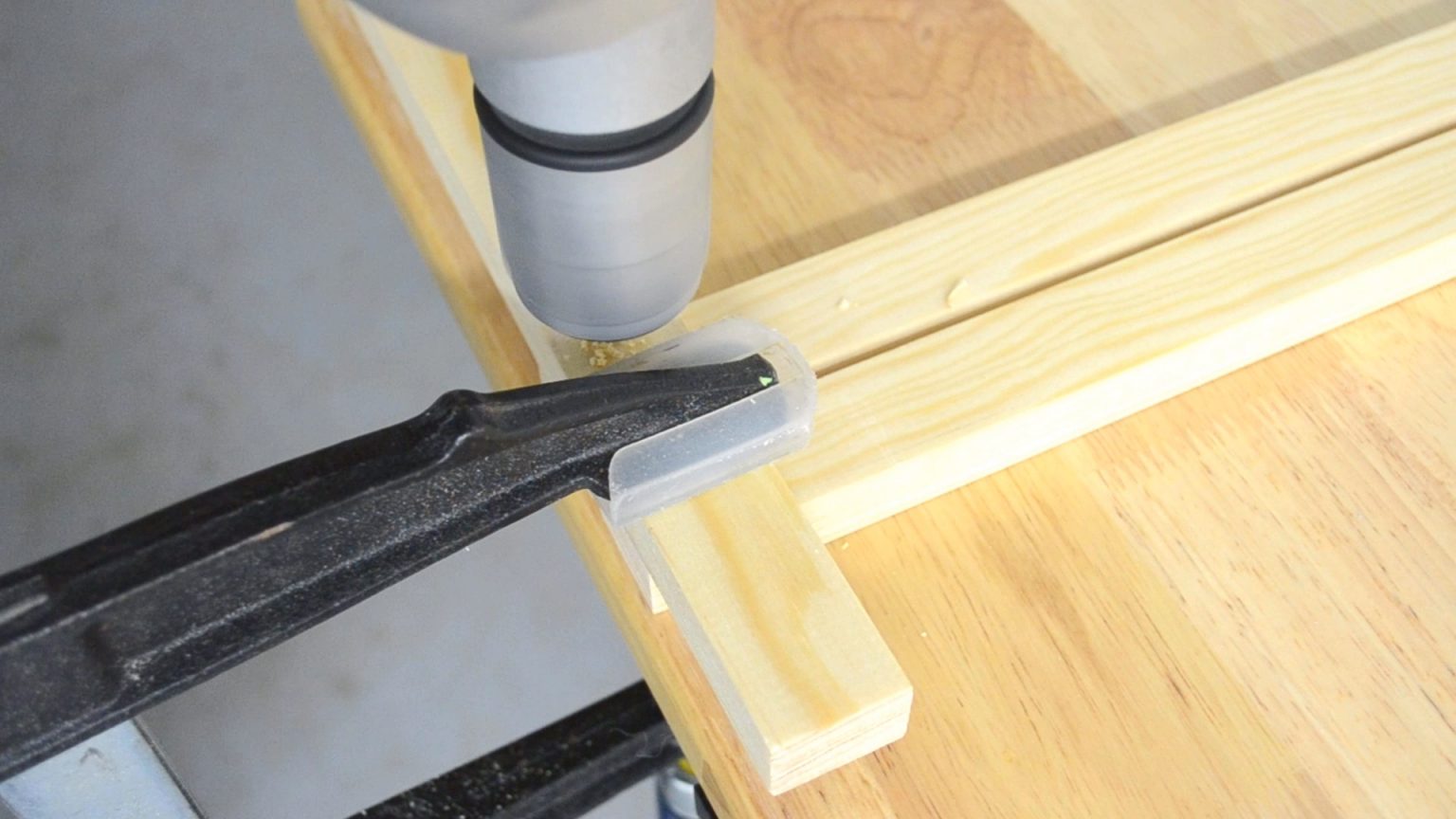 Easy Jigsaw Guide for Crosscuts (With Pictures) | AllFlavor Workshop