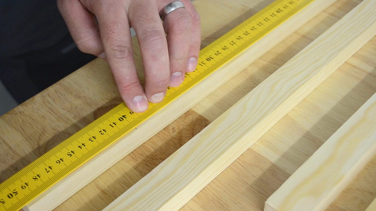 Easy Jigsaw Guide for Crosscuts (With Pictures) | AllFlavor Workshop