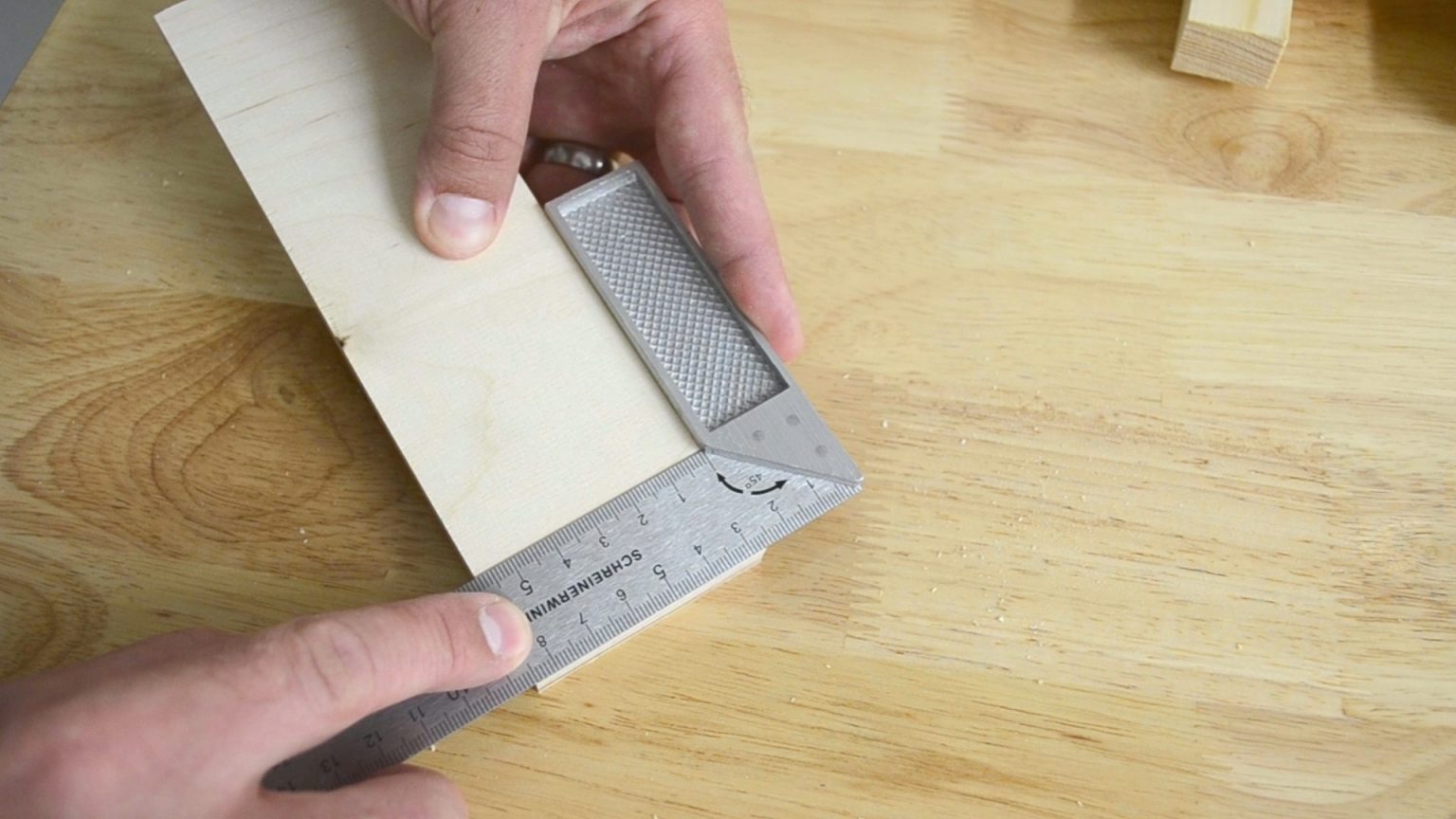 Easy Jigsaw Guide for Crosscuts (With Pictures) | AllFlavor Workshop