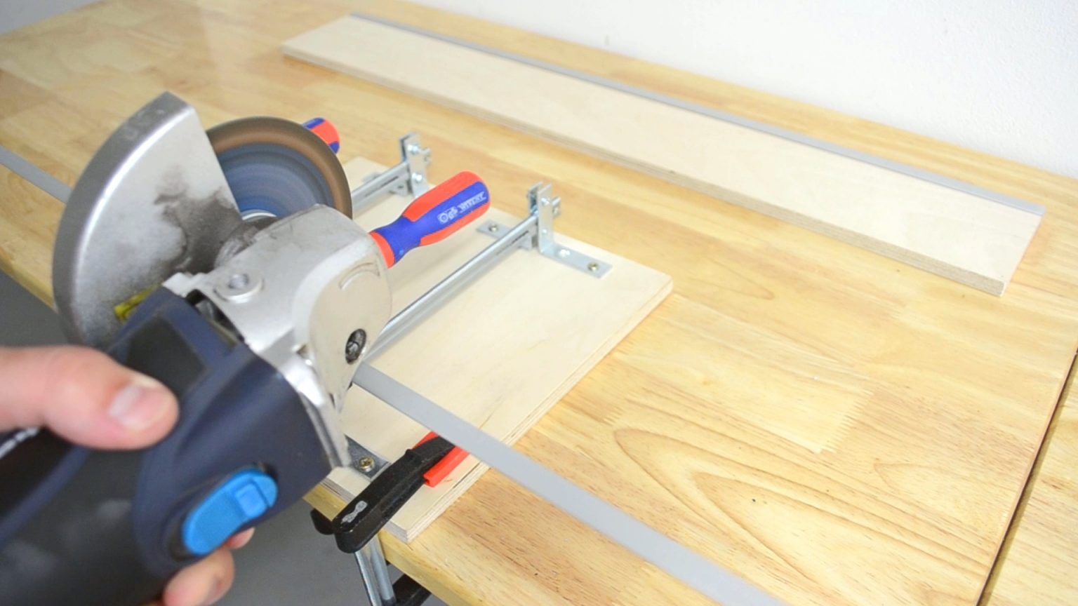 How to Build an Easy Jigsaw Cutting Station (With Plans & Video ...