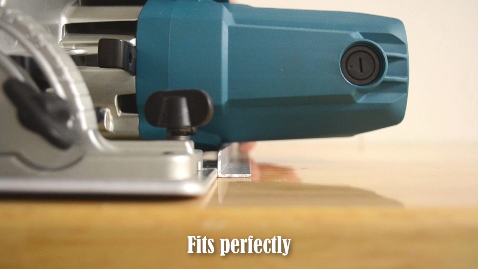 Easy Circular Saw Guide Rail (Step by Step with Pictures) | AllFlavor ...