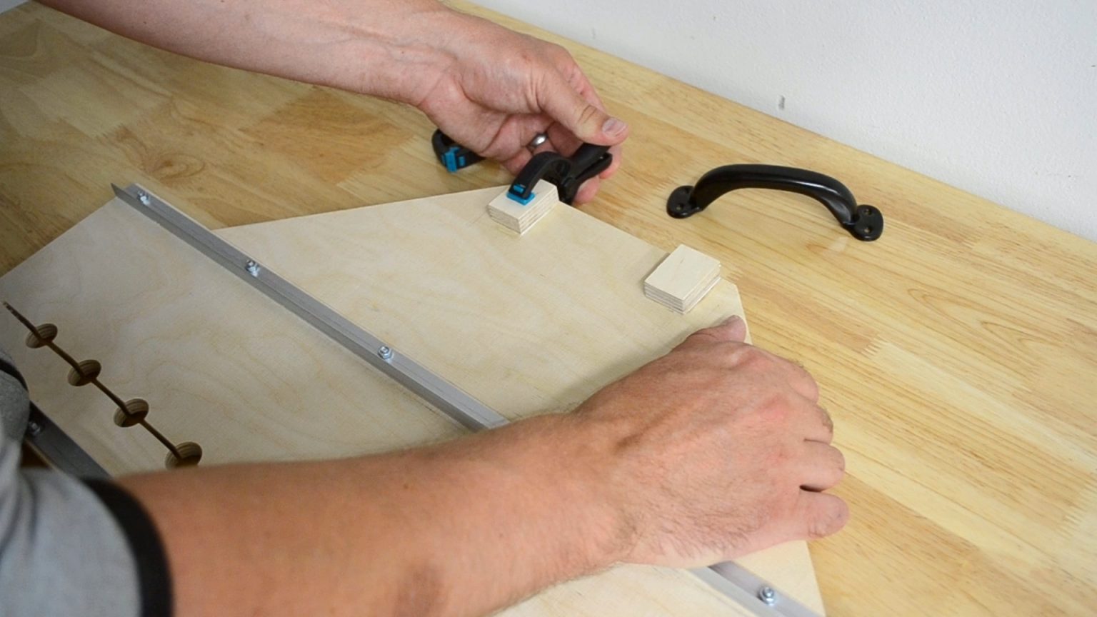 Easy Circular Saw Guide Rail (Step by Step with Pictures) | AllFlavor ...