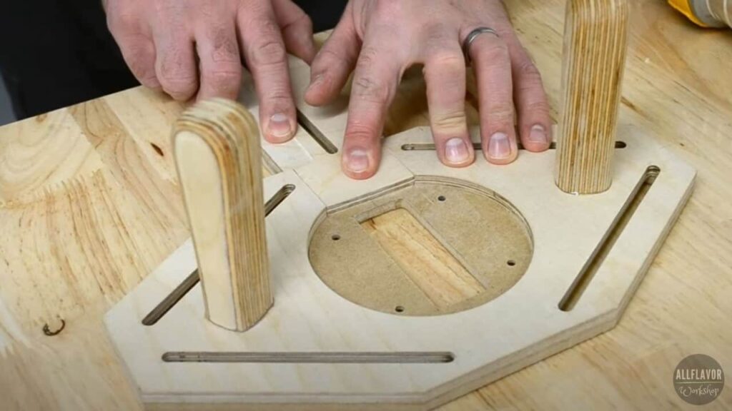 How to Make a Router Circle Jig (Multi-Function Router Base Addon ...